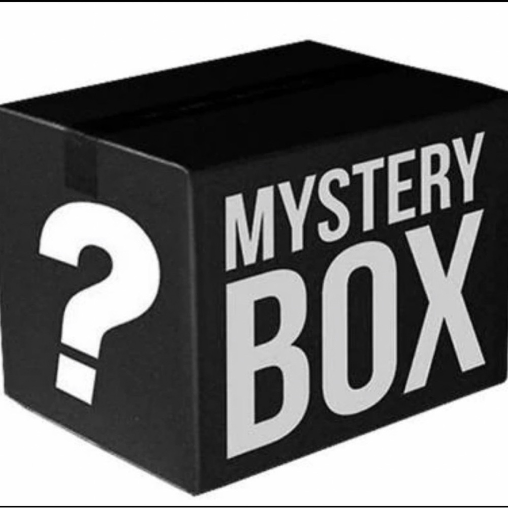 Woman Plus Size Mystery Box 7 Pieces - Gem